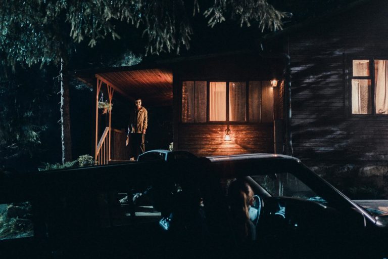 The Strangers: Chapter 1 Character Guide | IsTamaraHome.net